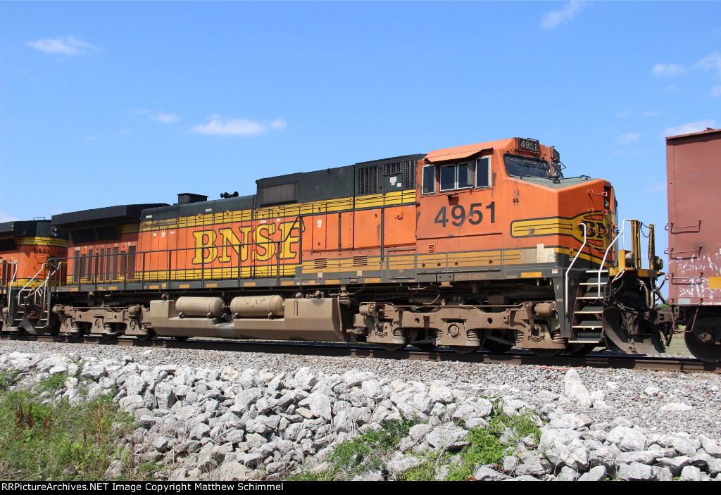 BNSF 4951